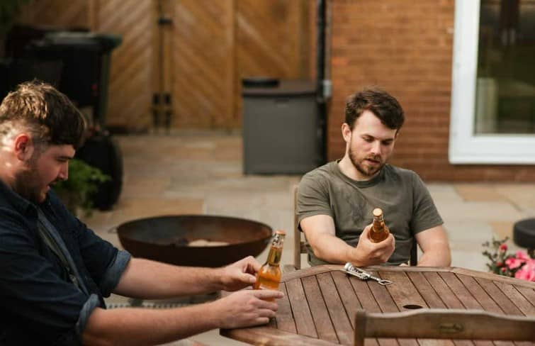 Turning Down Alcohol in a Social Setting | Safe & Sound Treatment